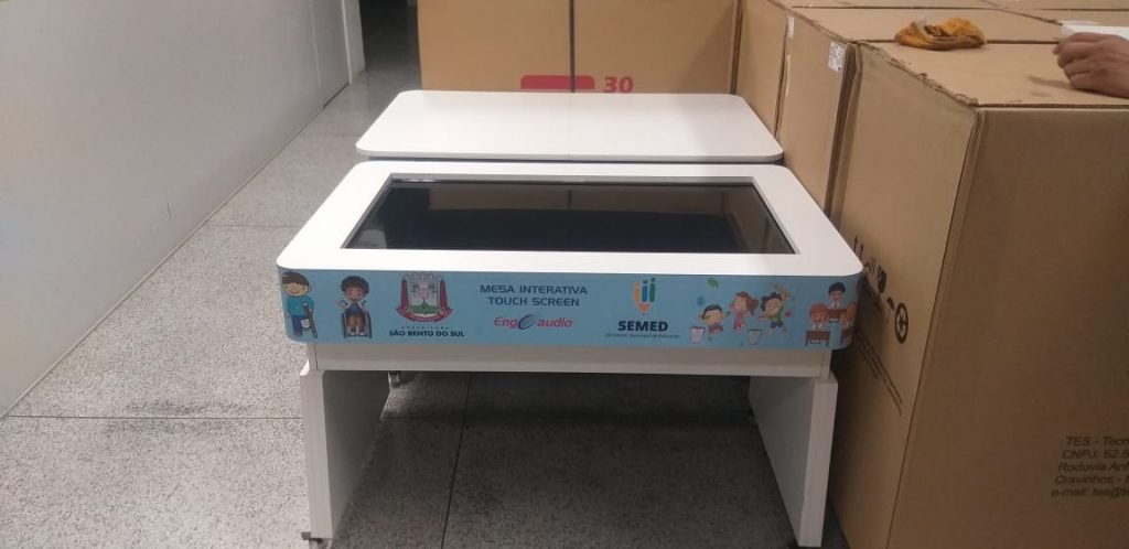 Mesa Interativa Touch Screen – Engeaudio